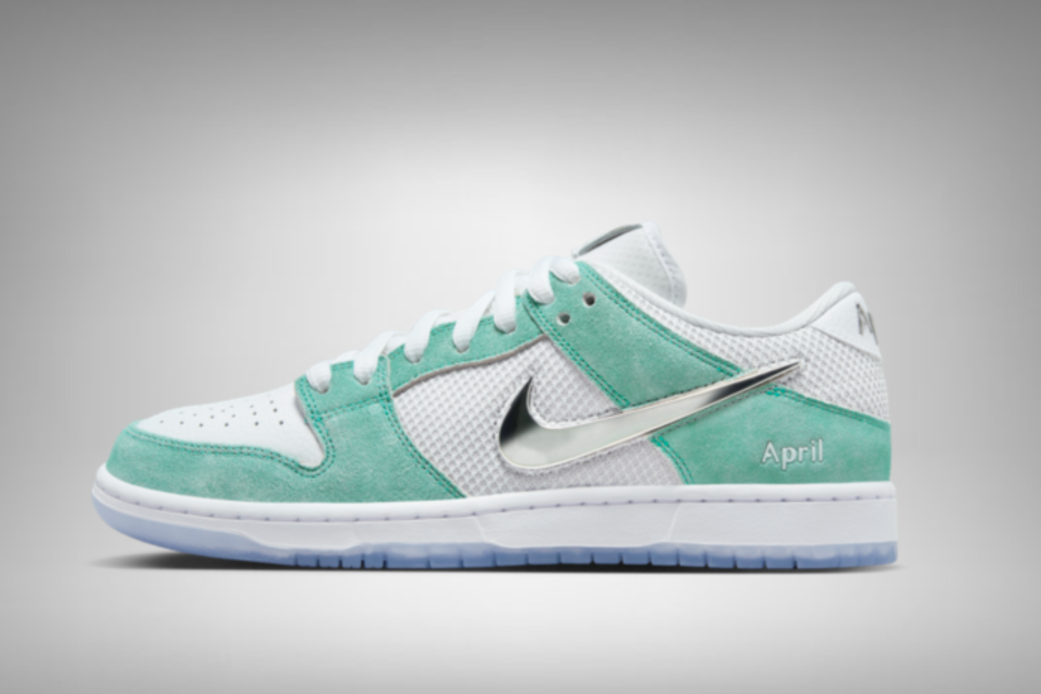 On-Foot April Skateboards x Nike SB Dunk Low - Sneakerjagers