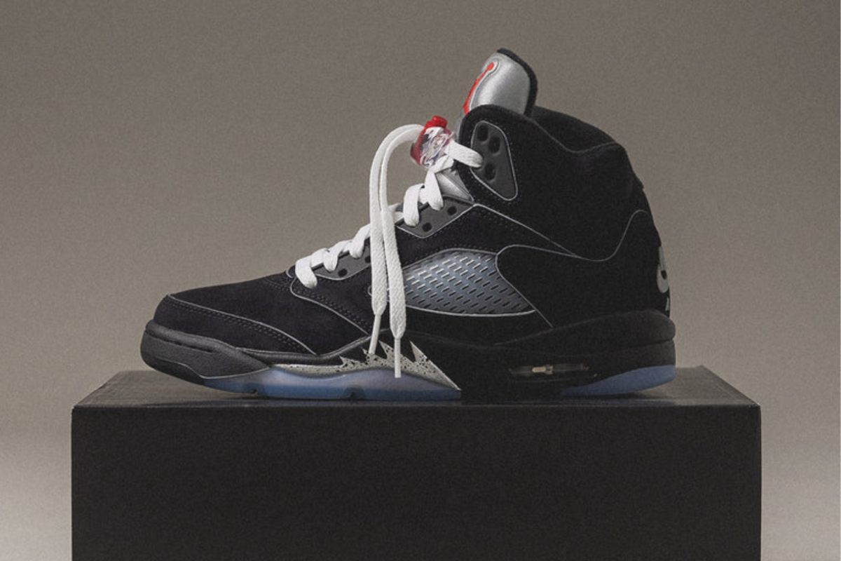 Release reminder: Air Jordan 5 'Black Metallic Reimagined' - Sneakerjagers