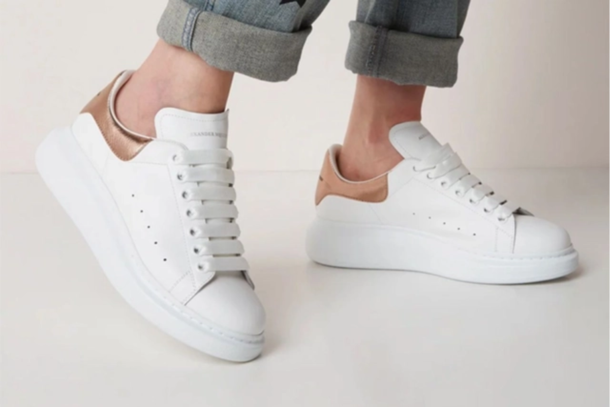 Know Your Size – De Luxe Sneaker Sizing Guide