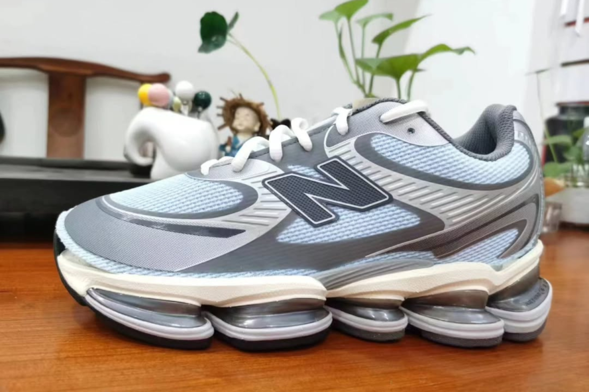 New Balance verrast ons met een nieuwe colorway van de 2000 ABZORB ...