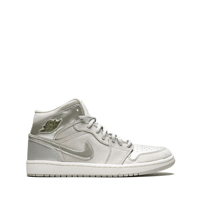 Jordan Air Jordan 1 Retro | 136065001 | The Drop Date