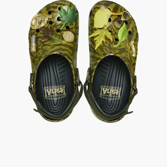 Crocs Classic Clog Aries Arise Dark Algae | 211060-3AC | Sneakerjagers